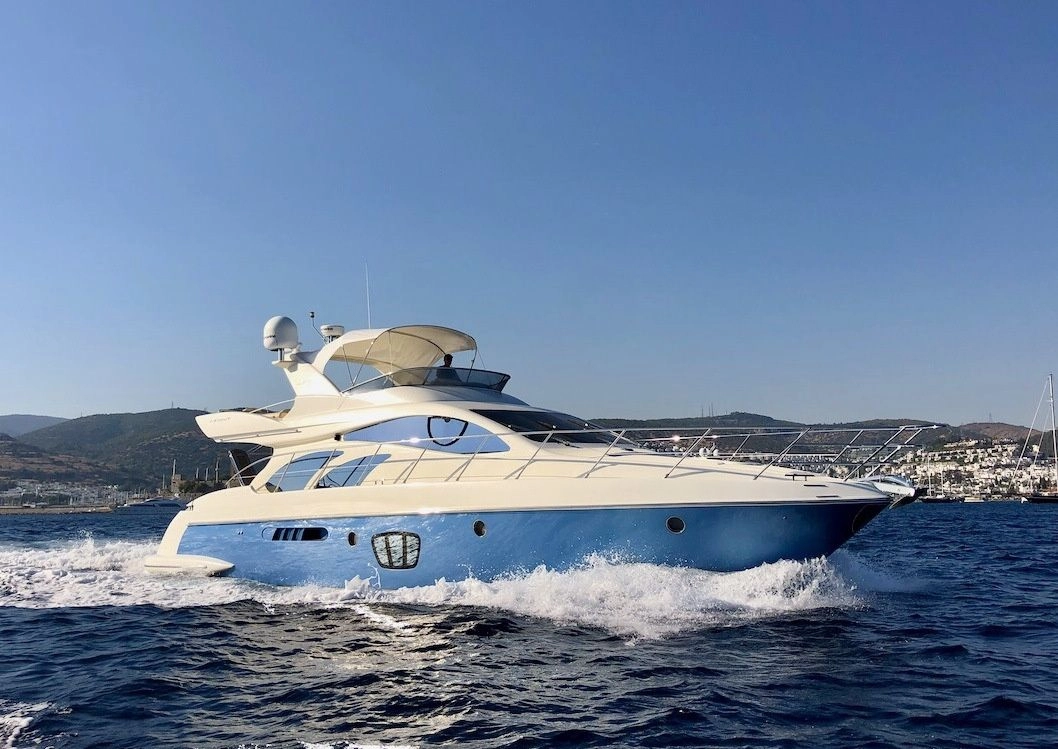 Rent Motor Yacht Azimut 55 Cosmos in Turkey | TAKEaSAIL Yacht Charter